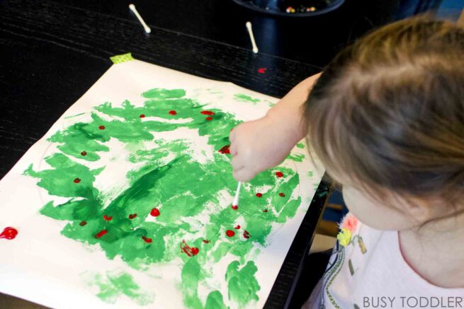 Easy Christmas Wreath Activity - Busy Toddler
