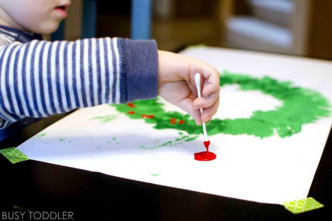 Easy Christmas Wreath Activity - Busy Toddler