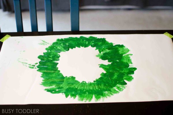 Easy Christmas Wreath Activity - Busy Toddler