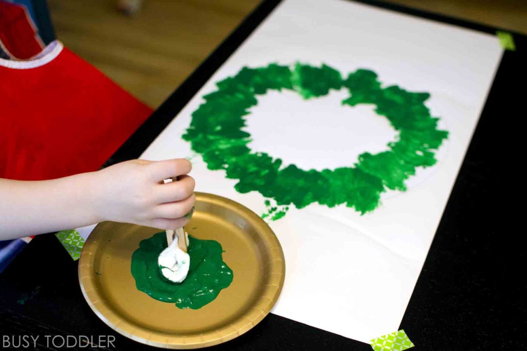 Easy Christmas Wreath Activity - Busy Toddler