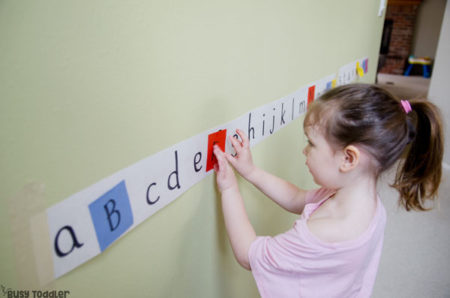 Easy Post-It Matching Activity - Busy Toddler