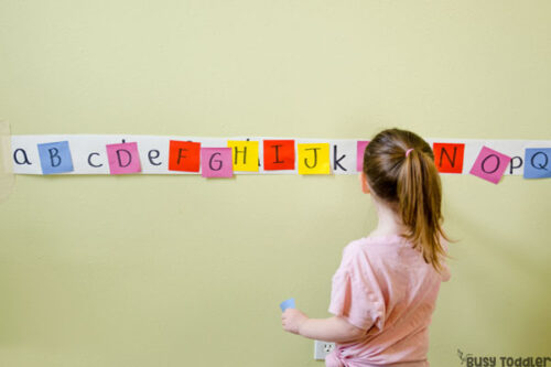 Easy Post-It Matching Activity - Busy Toddler