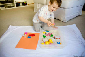 Matching Pairs: An Easy Sensory Activity - Busy Toddler