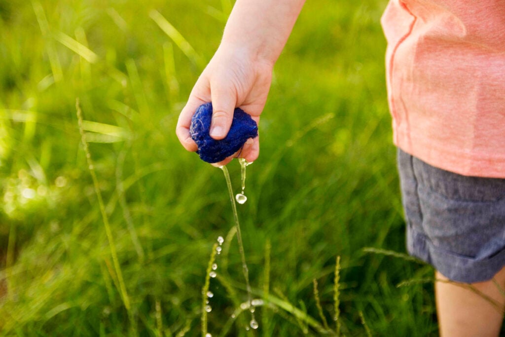 Pom Pom Water Play - Busy Toddler