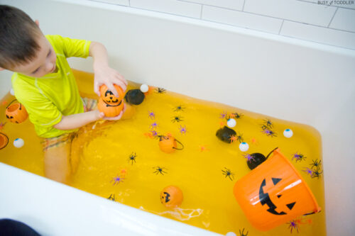Halloween Bath Activity - Busy Toddler