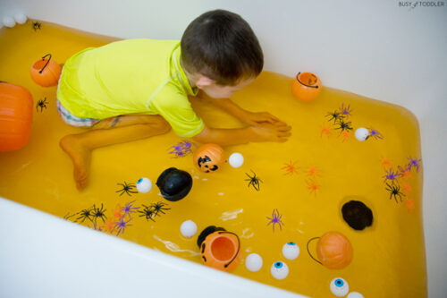 Halloween Bath Activity - Busy Toddler