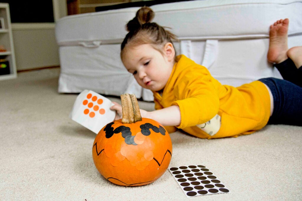 Dot Sticker Pumpkins - Busy Toddler