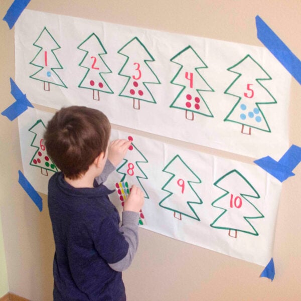 Christmas Counting Activity - Busy Toddler