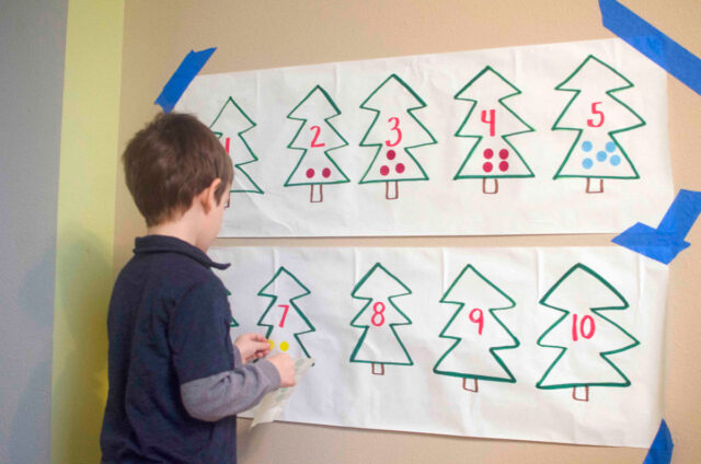 Christmas Counting Activity - Busy Toddler