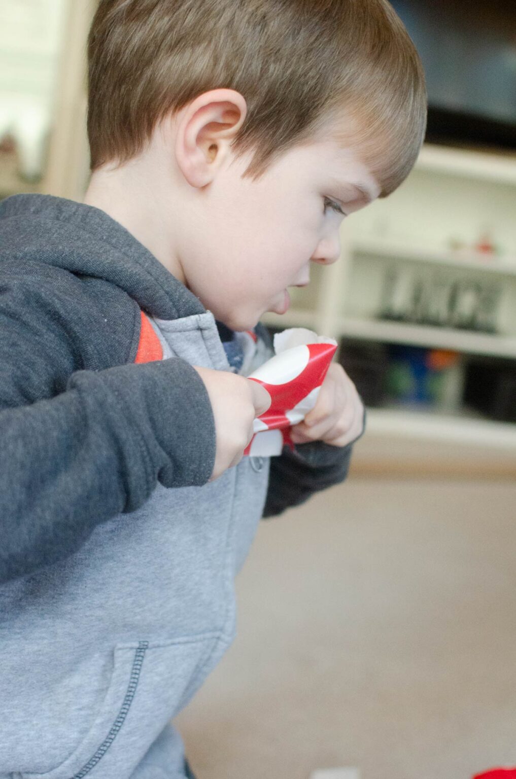 Ripping Paper Christmas Activity - Busy Toddler