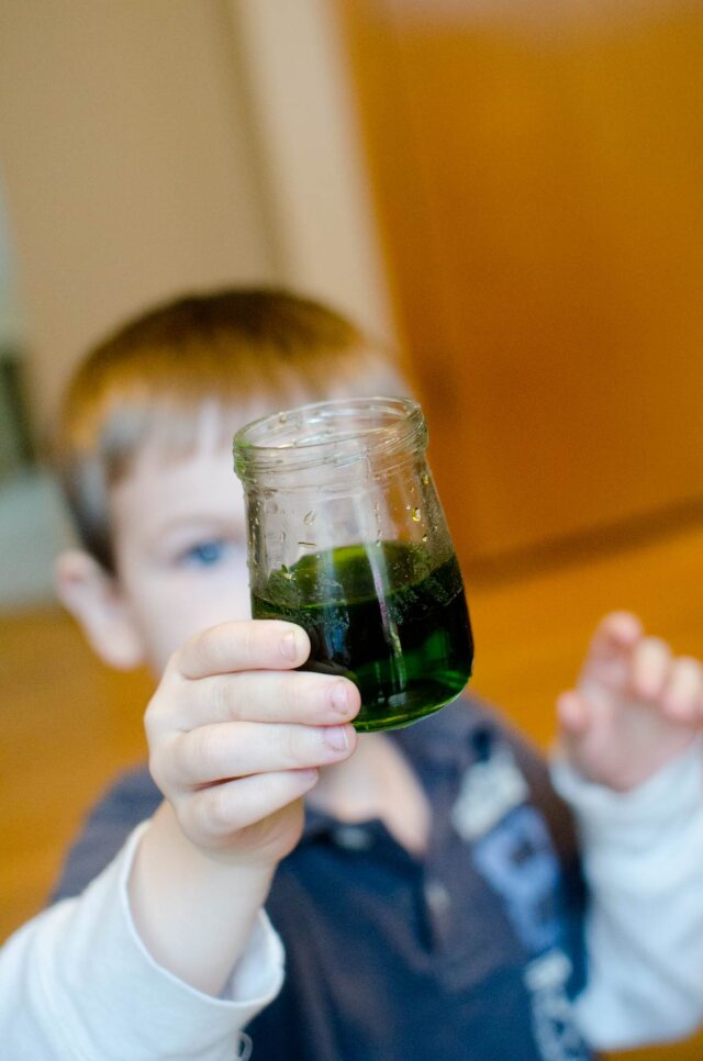 Fine Motor Water Activity - Busy Toddler