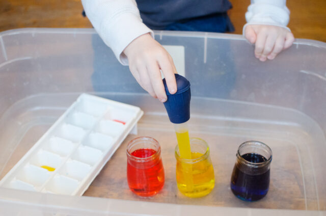 Fine Motor Water Activity - Busy Toddler