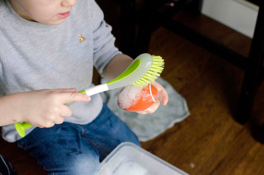 Toy Washing Station - Busy Toddler
